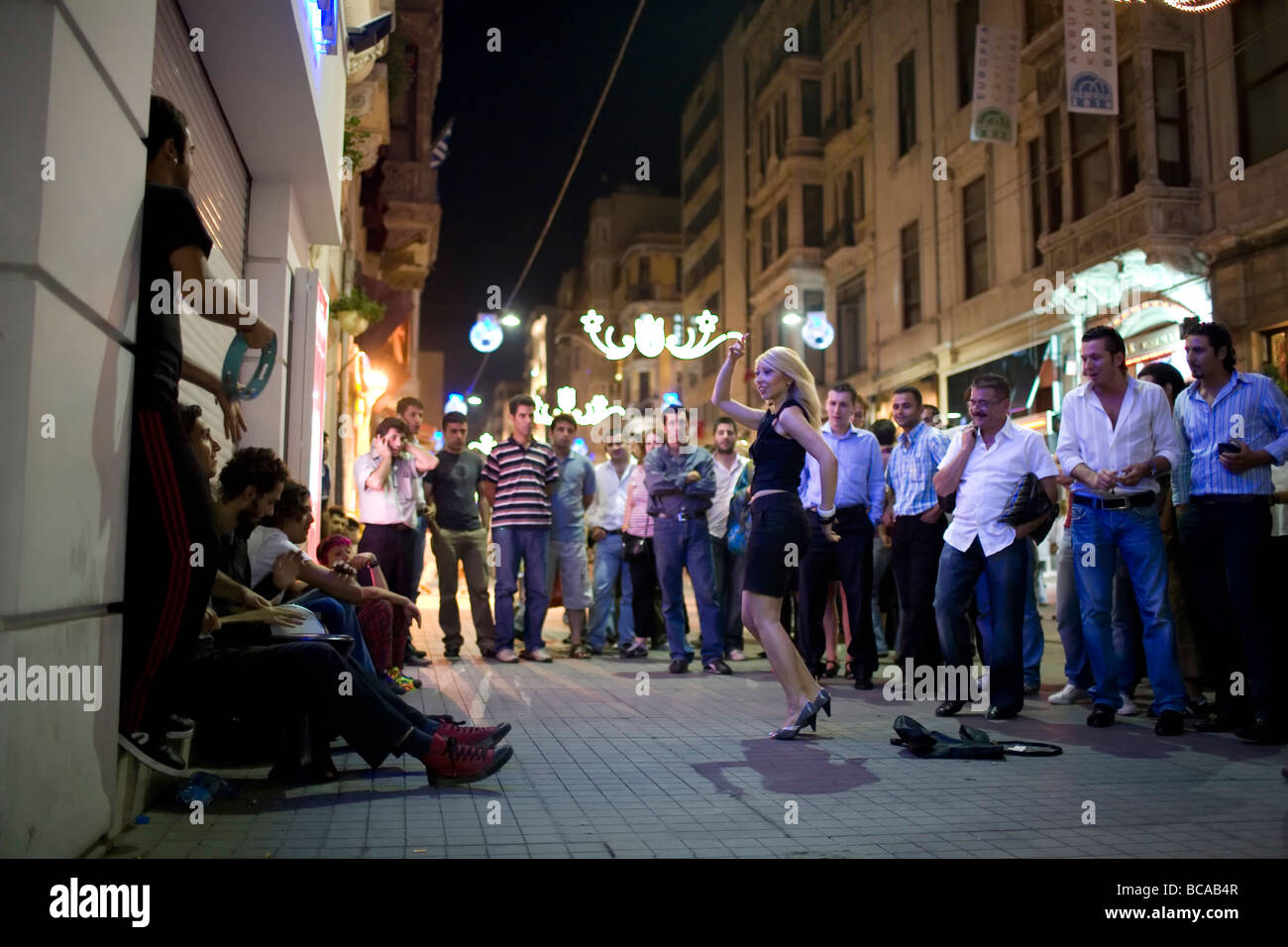 Dancer entertaining in Beyoglu Istanbul Turkey Stock Photo - Alamy