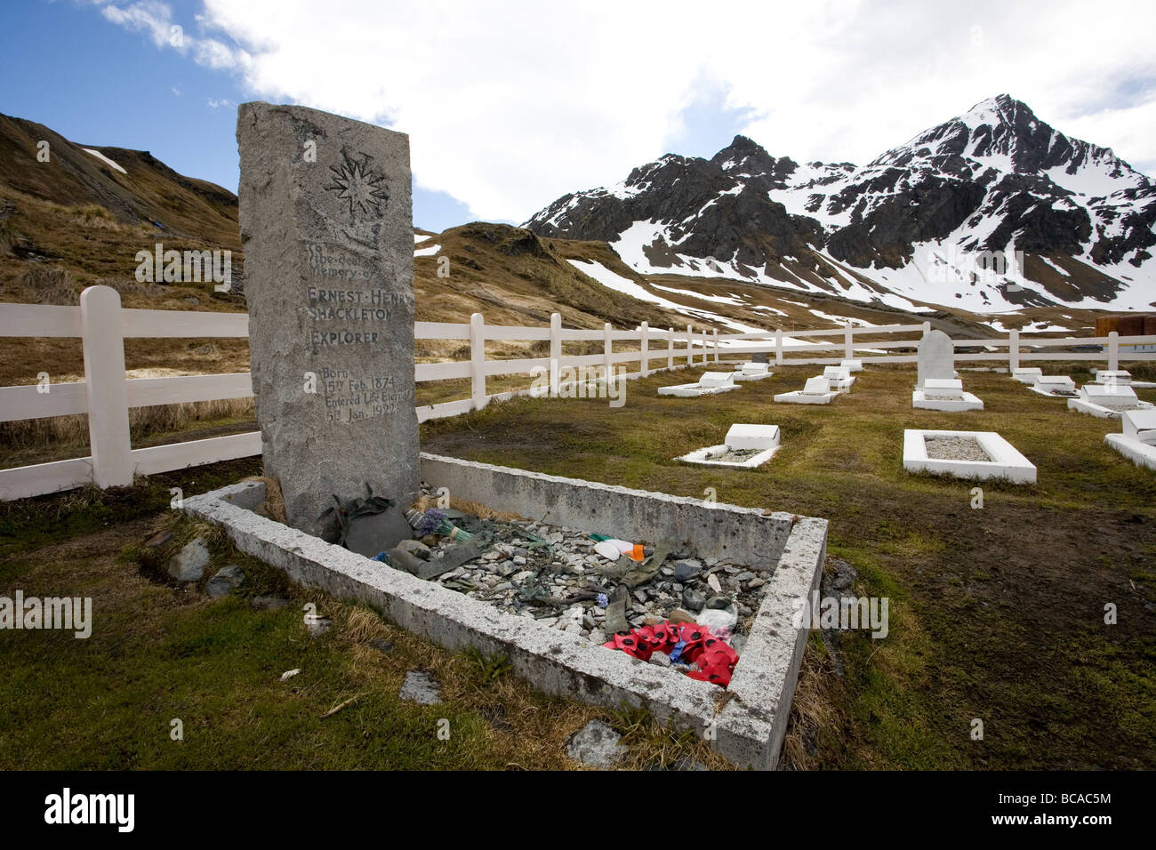 Grave of Famed Explorer Ernest Shackleton, Grytviken, South Georgia ...