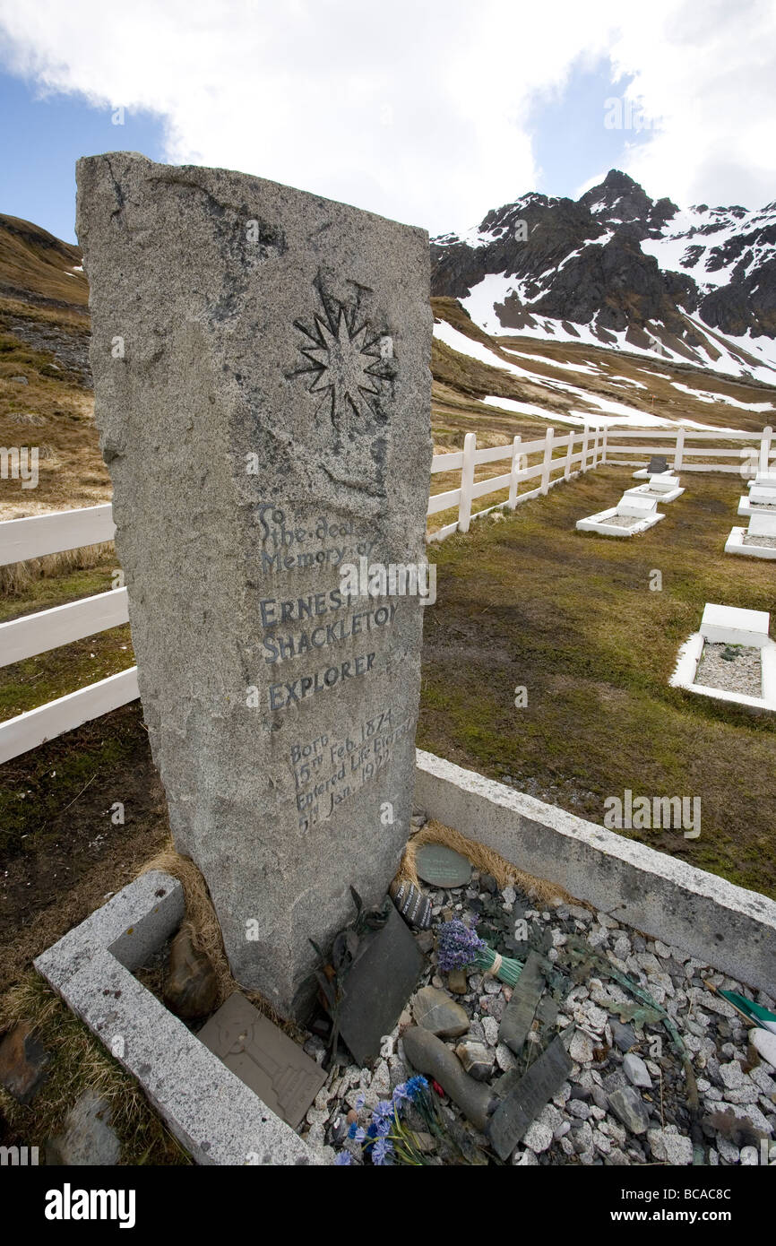 Grave of ernest shackleton hi-res stock photography and images - Alamy