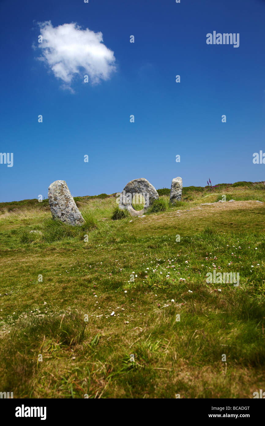 Cornwall megalithic monument hi-res stock photography and images - Alamy