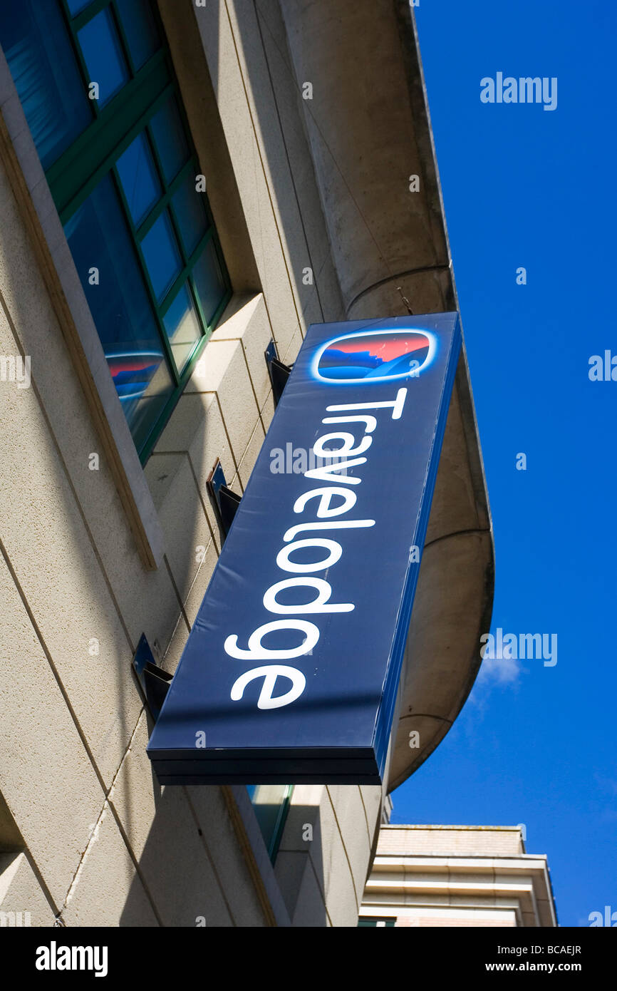 Travelodge signage hi-res stock photography and images - Alamy