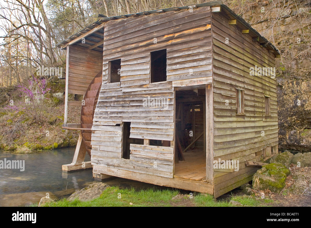 Falling building hi-res stock photography and images - Alamy
