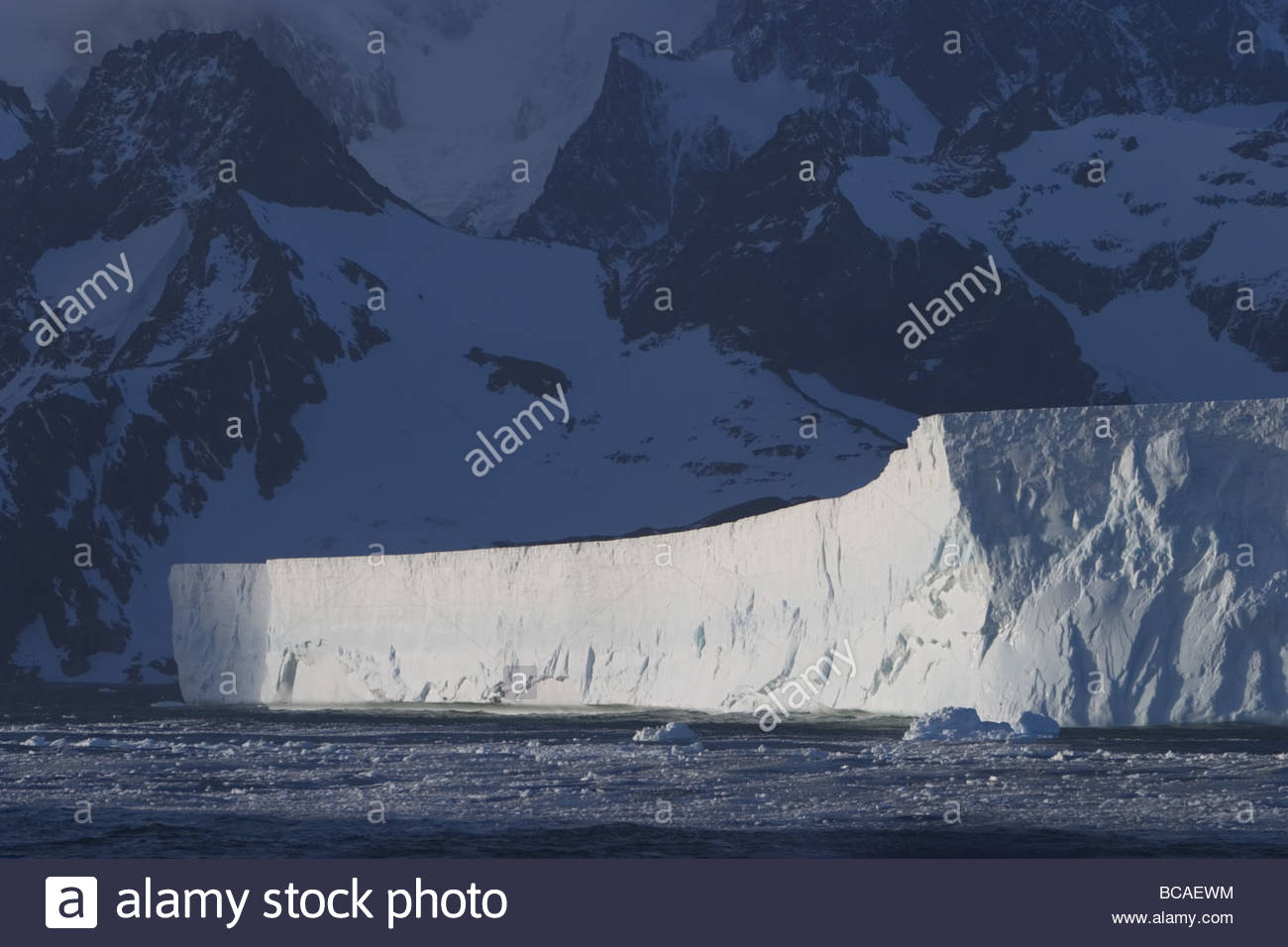 Light on giant tabular iceberg Stock Photo - Alamy Light on giant tabular iceberg Stock Photo - Alamy