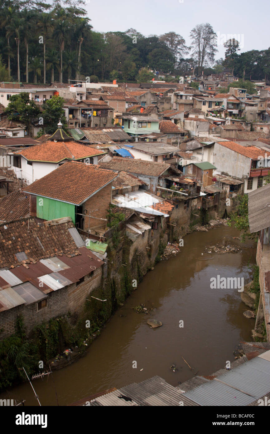 Urban slum house hi-res stock photography and images - Alamy