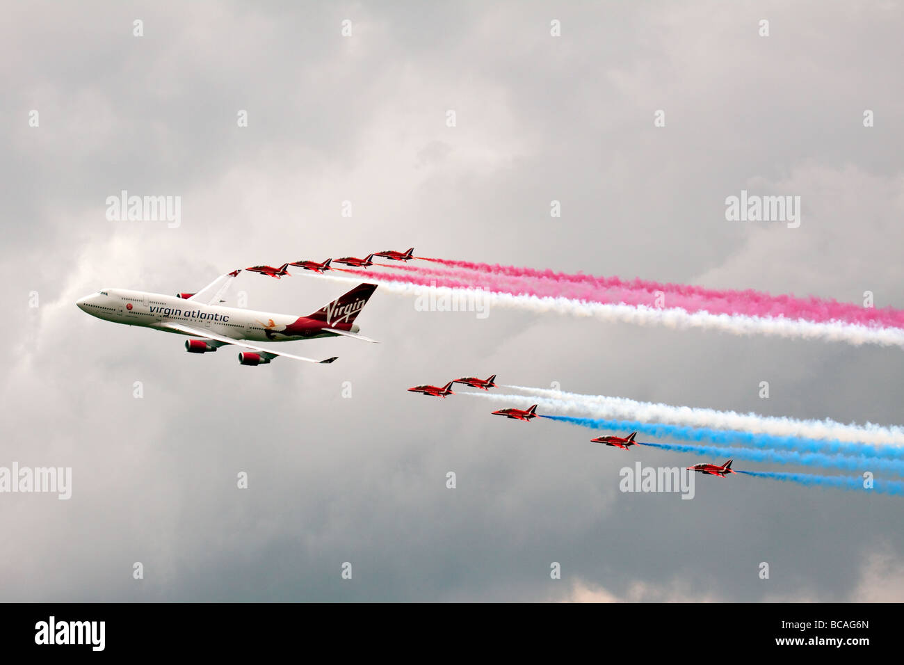 Virgin Atlantic - Boeing 747-400 and Red Arrows aerial display at ...