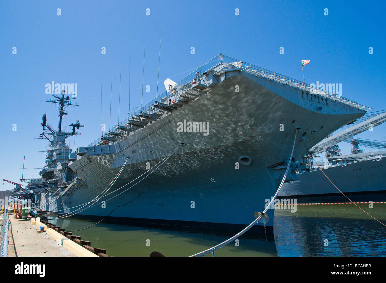 Uss hornet cv 12 hi-res stock photography and images - Alamy