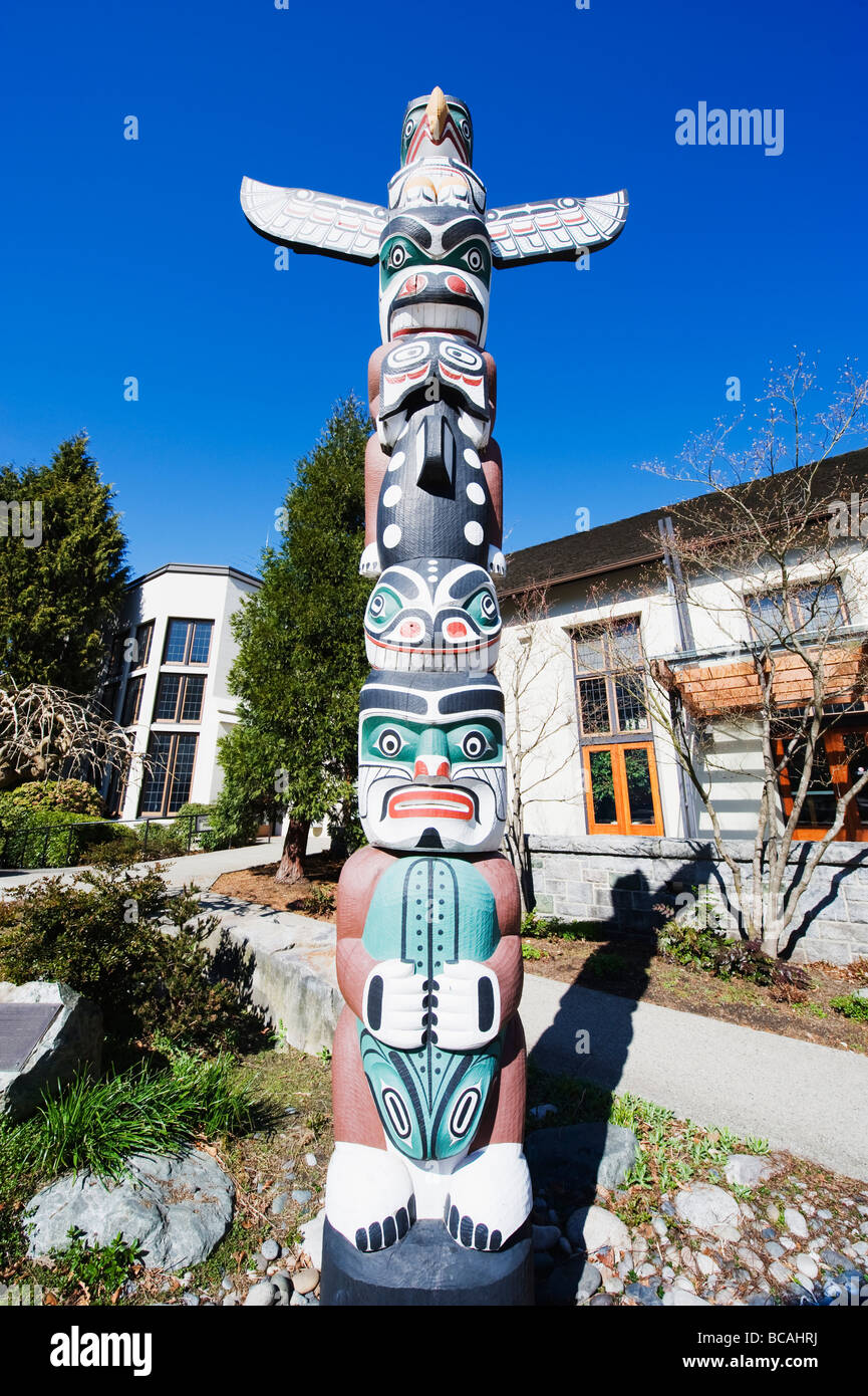 Totem pole on ubc campus hi-res stock photography and images - Alamy