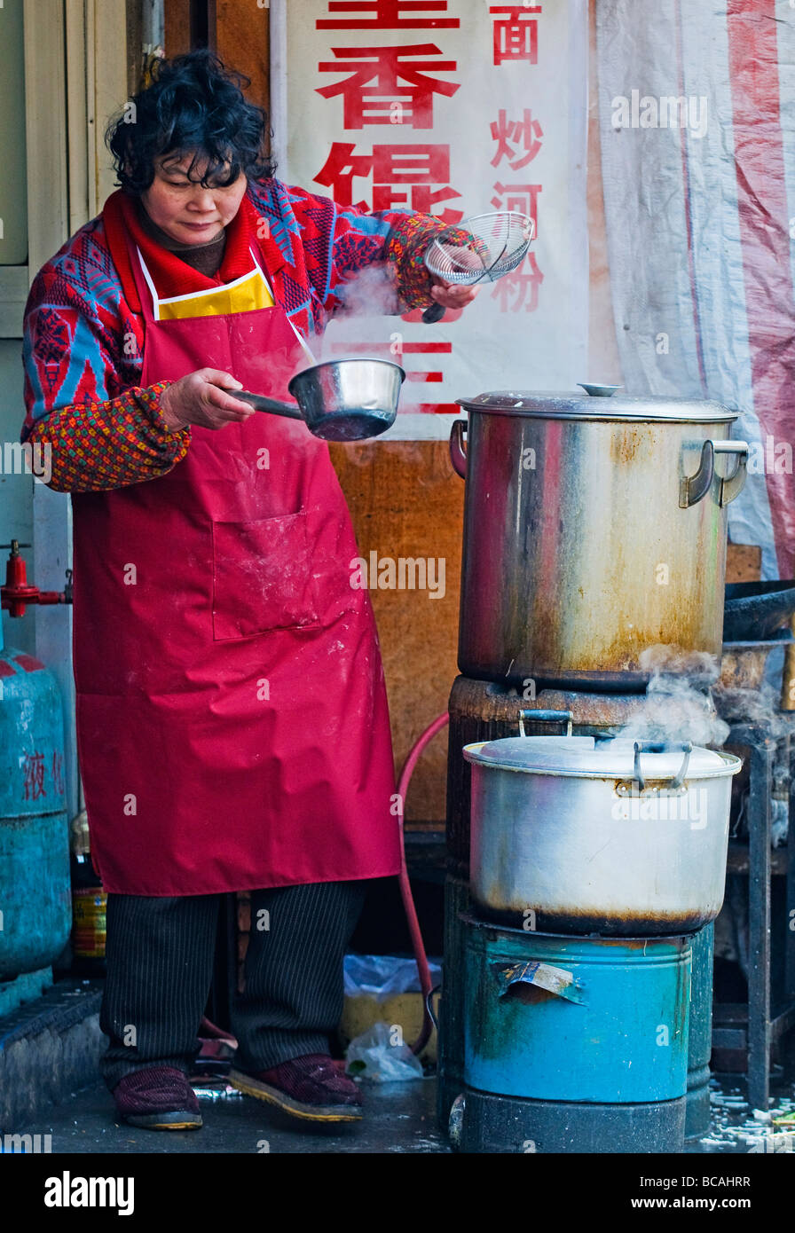 Shanghai china chinese chef hi-res stock photography and images - Alamy