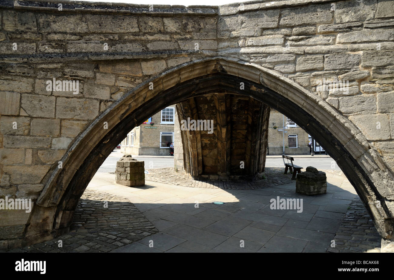 Three legged road hi-res stock photography and images - Alamy