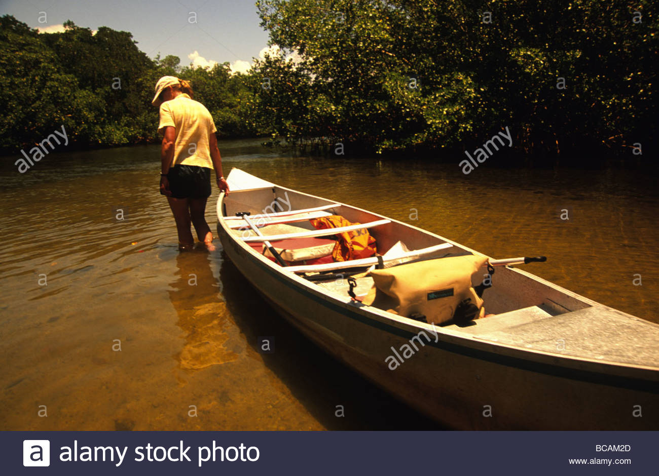 Dragging Canoe Stock Photos & Dragging Canoe Stock Images - Alamy