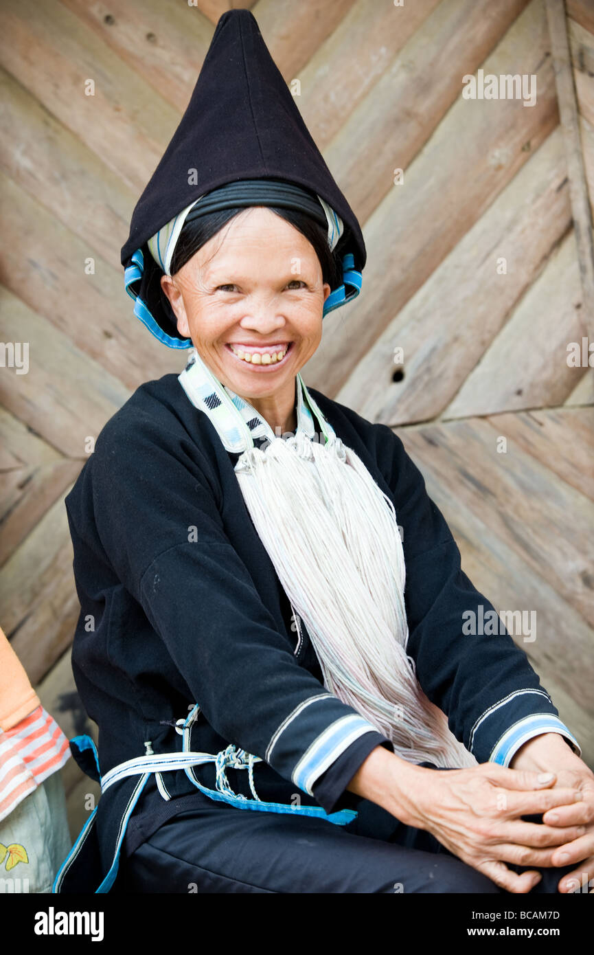 Yao tribe hi-res stock photography and images - Alamy