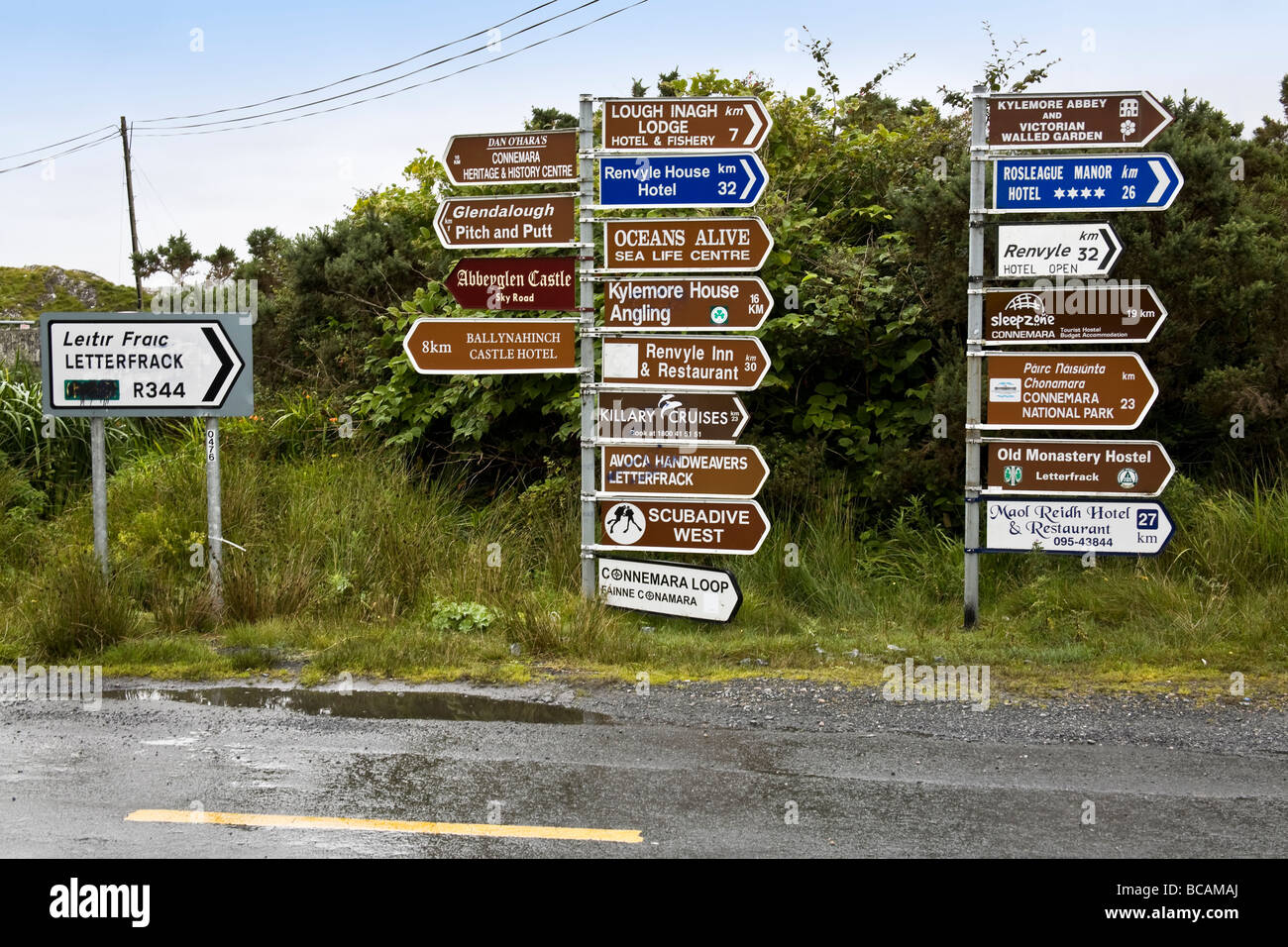 Road signs ireland hi-res stock photography and images - Alamy