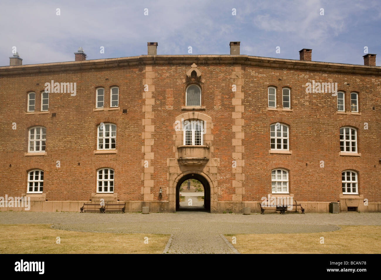 Fort courtyard hi-res stock photography and images - Alamy