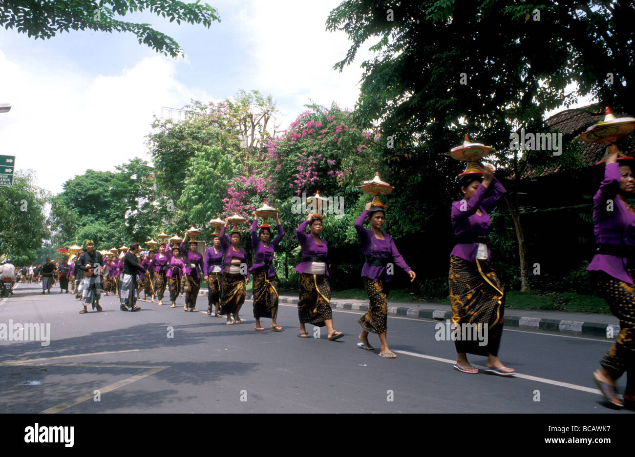 funeral procession denpasar bali indonesia Stock Photo - Alamy