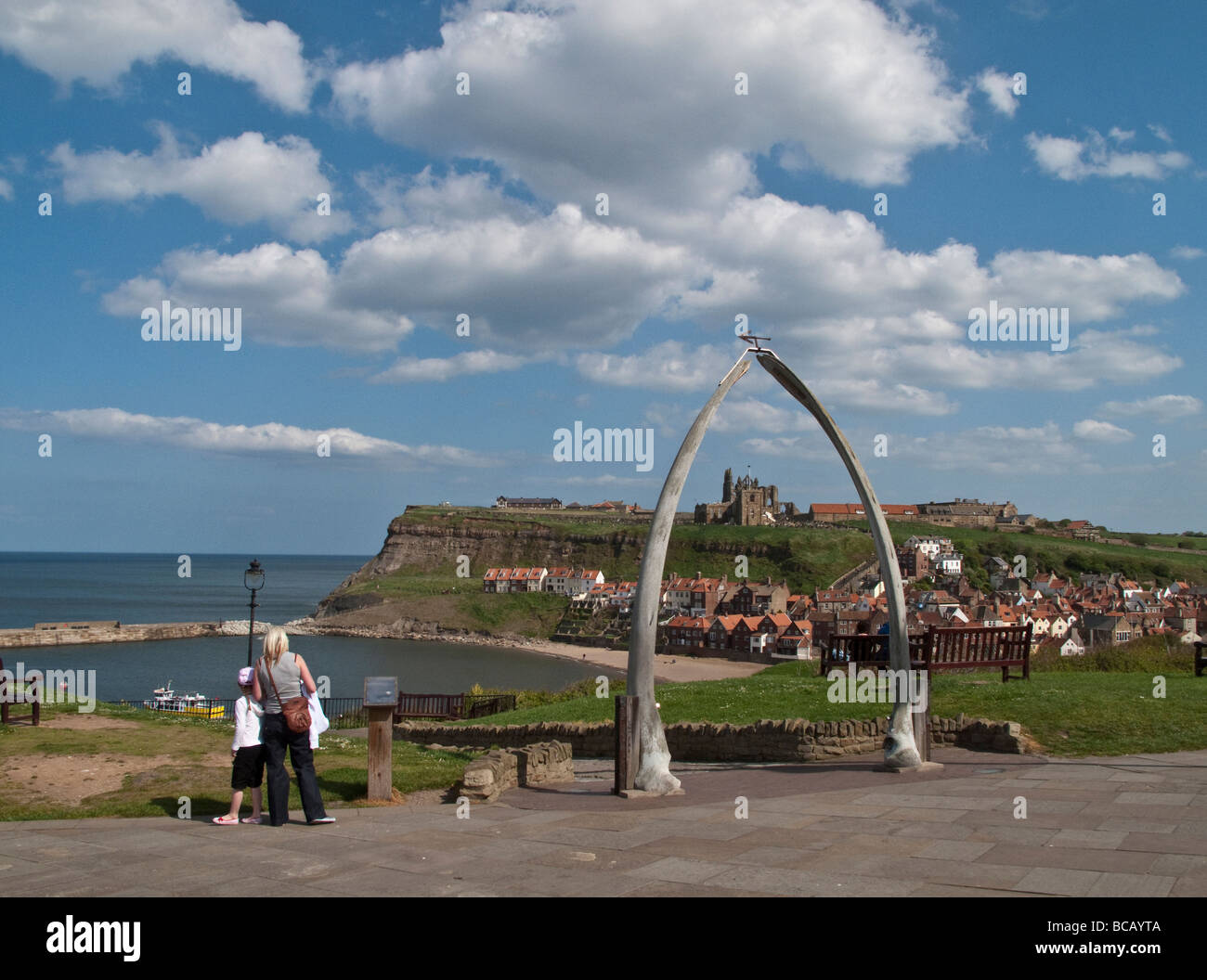 Whitby Whalebone Arch High Resolution Stock Photography and Images - Alamy