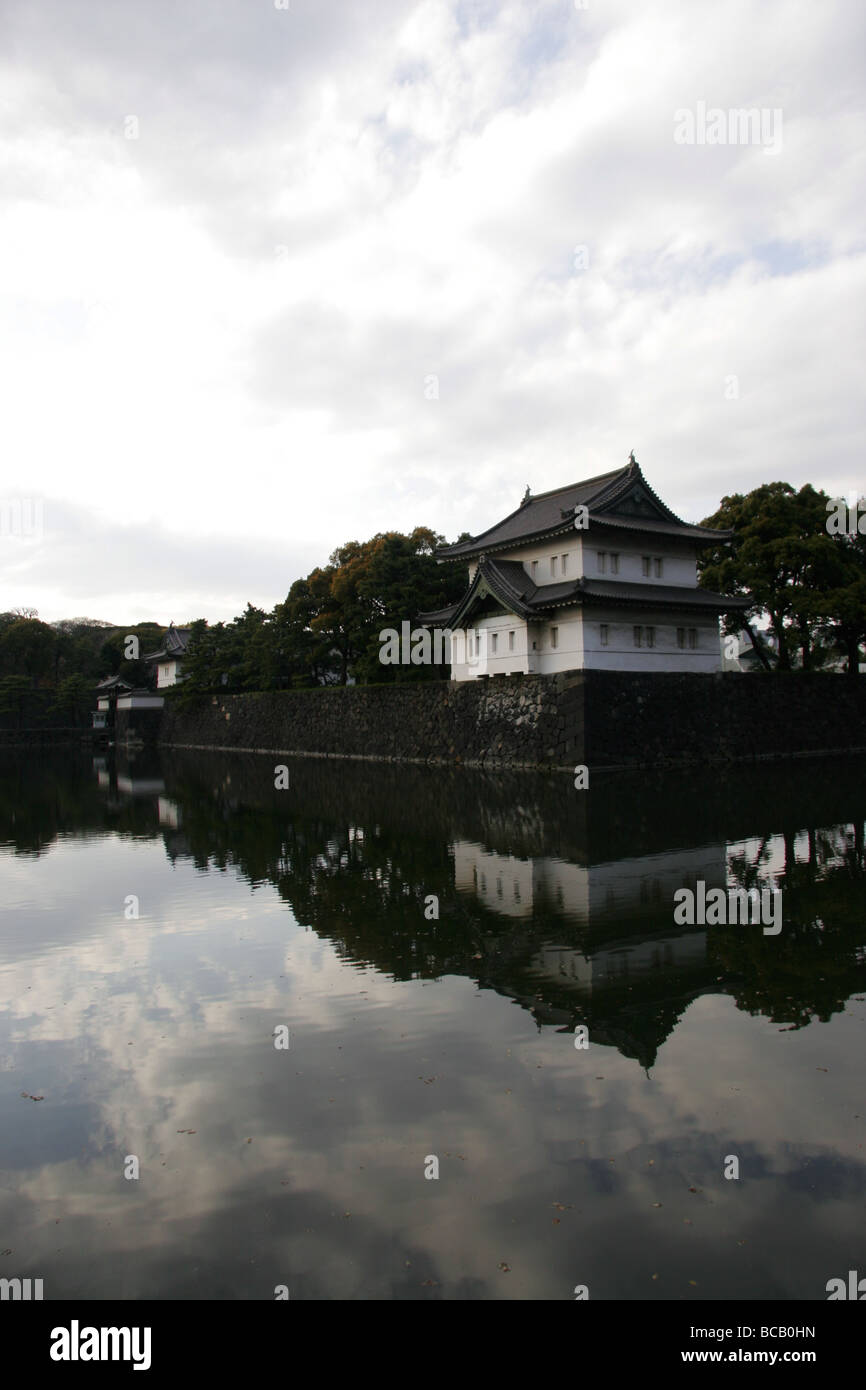 Imperial palace tokyo moat hi-res stock photography and images - Alamy