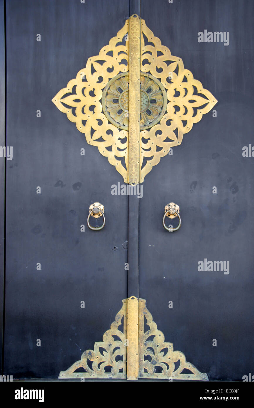 Japanese door Tokyo Japan Stock Photo - Alamy