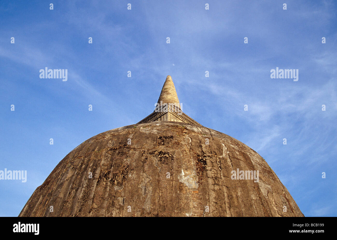 The peaceful and beautiful Rankot Vehera Dagaba ruins in Sri Lanka ...