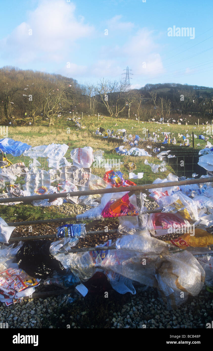 Wind blown garbage hi-res stock photography and images - Alamy