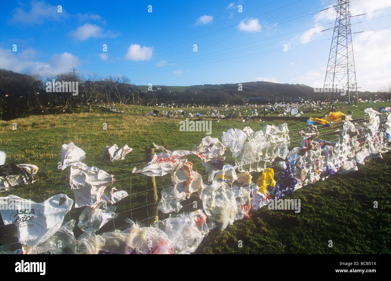 Wind blown garbage hi-res stock photography and images - Alamy