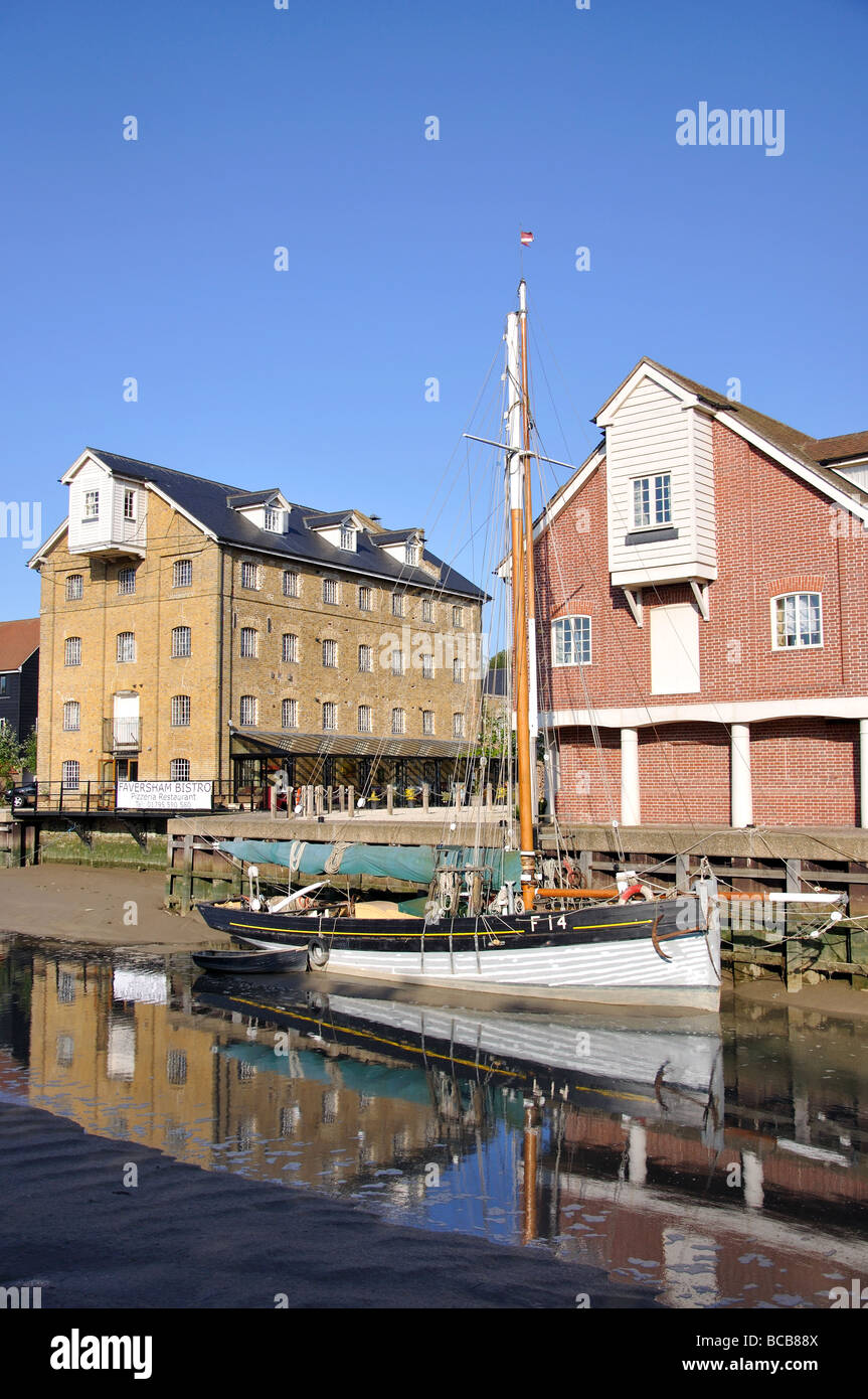 Faversham Creek, Faversham, Kent, England, United Kingdom Stock Photo ...