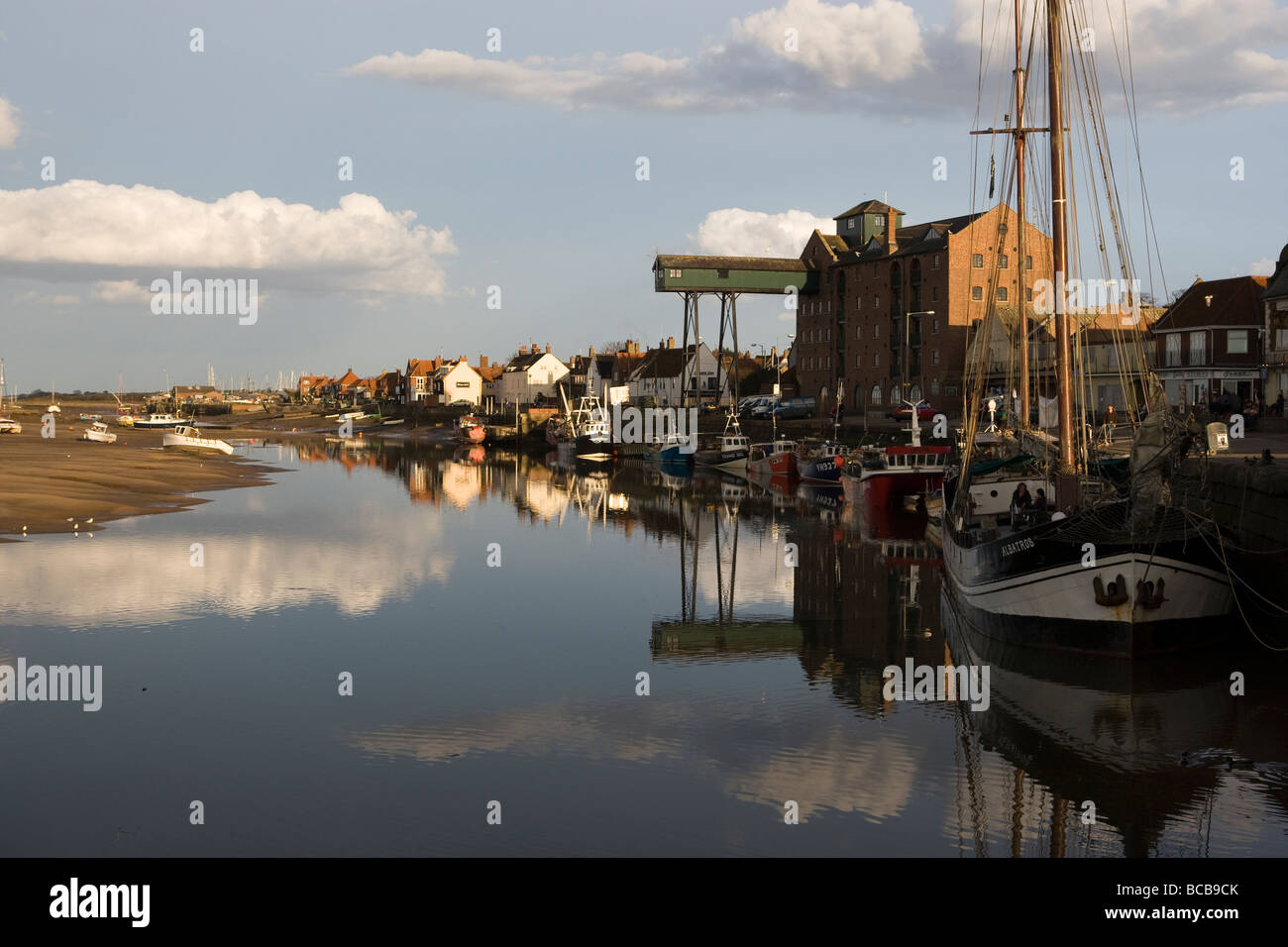 Wells-next-the-Sea Norfolk harbour and boating industry Stock Photo - Alamy