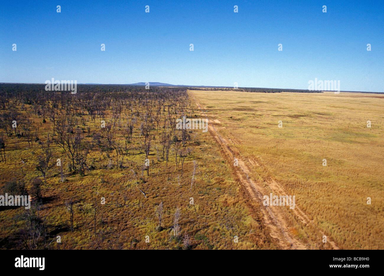 Fence view hi-res stock photography and images - Alamy