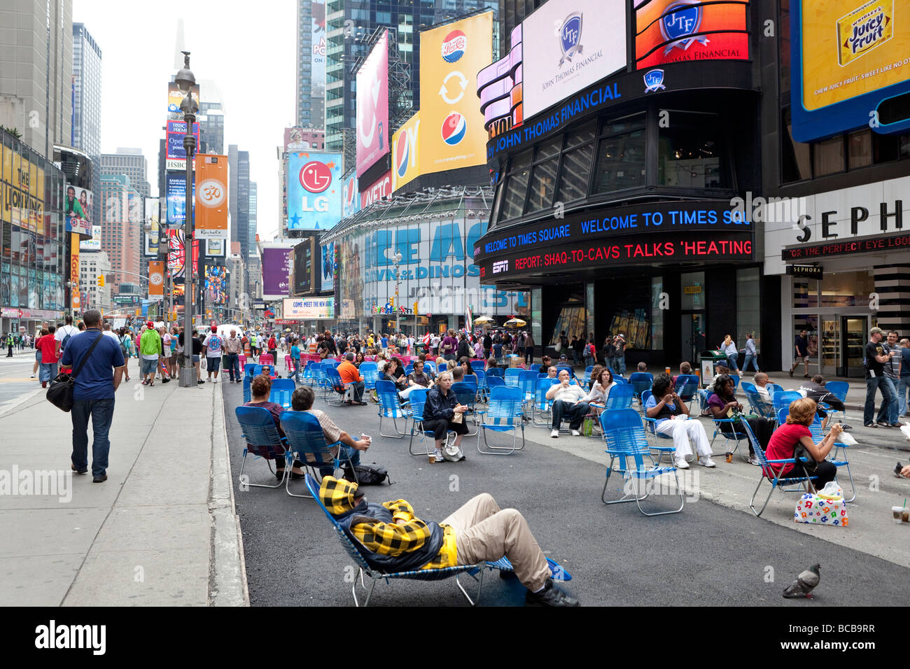 Time square hi-res stock photography and images - Alamy
