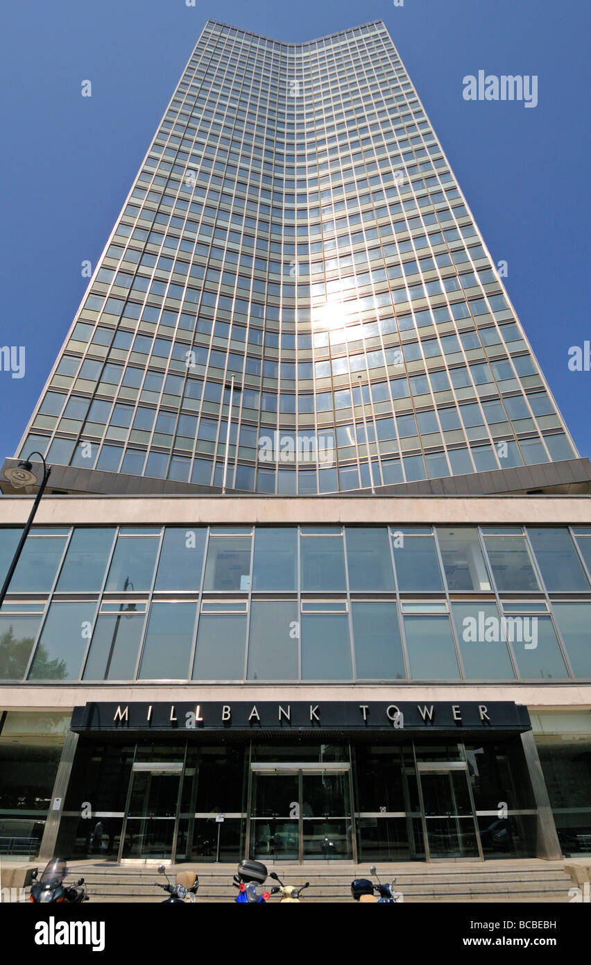 London sw1 skyline hi-res stock photography and images - Alamy