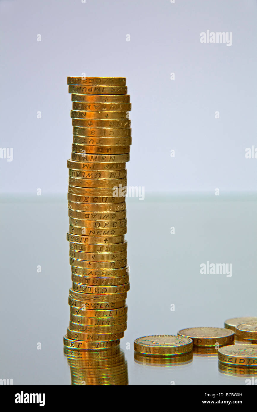 Pounds cash pile hi-res stock photography and images - Alamy