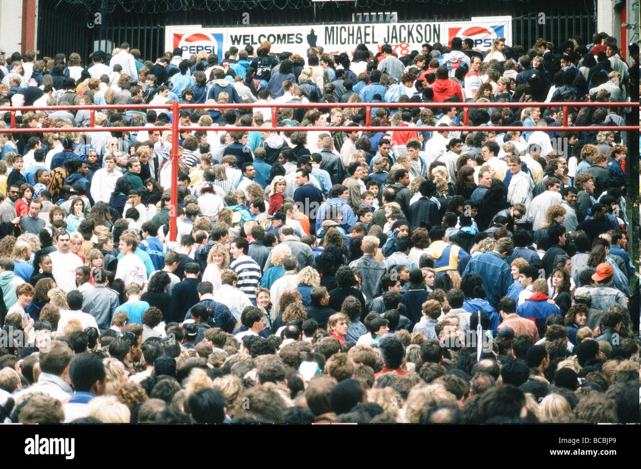 Michael jackson concert 1988 hi-res stock photography and images - Alamy