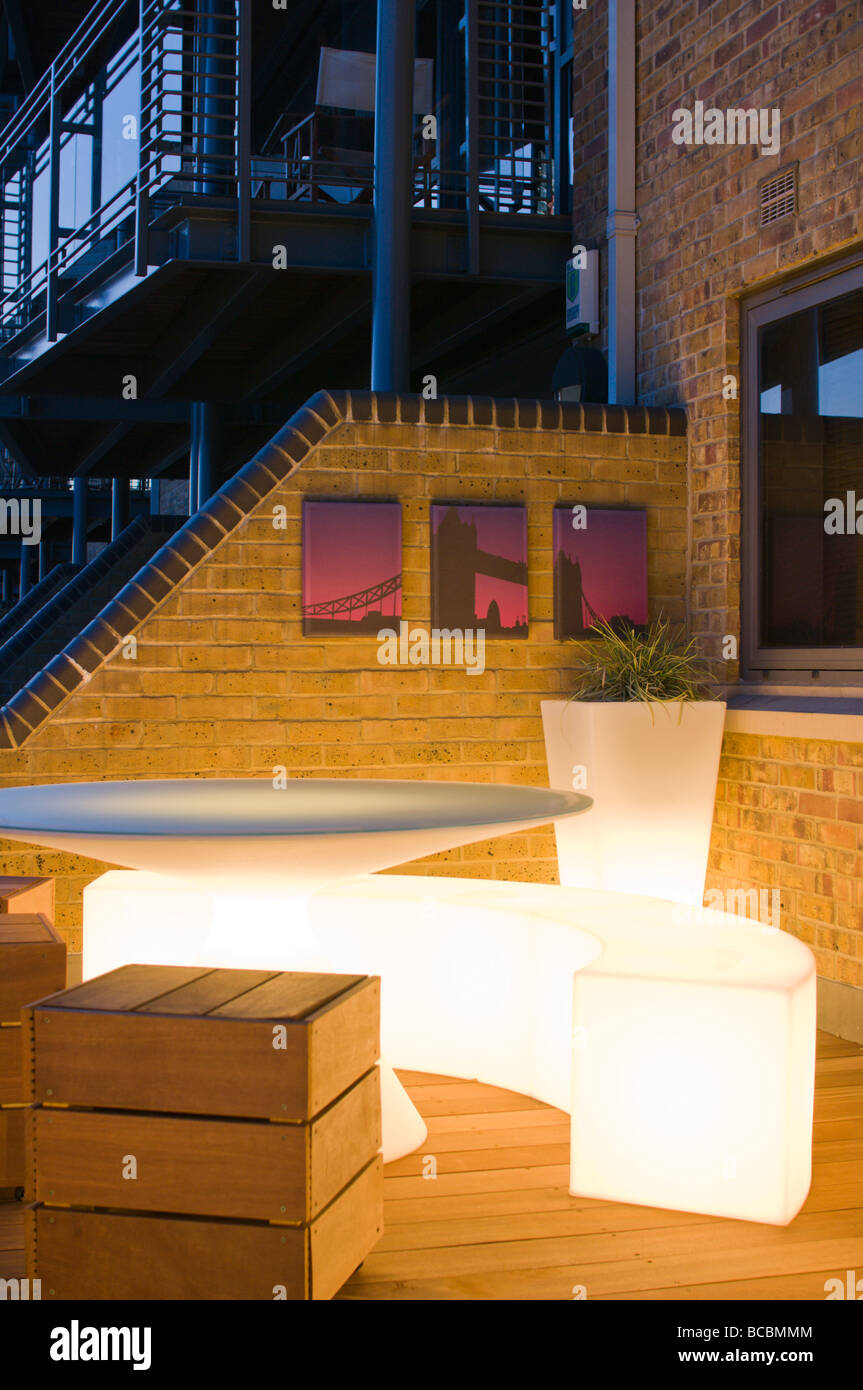 modern decked terrace on the river thames Stock Photo - Alamy