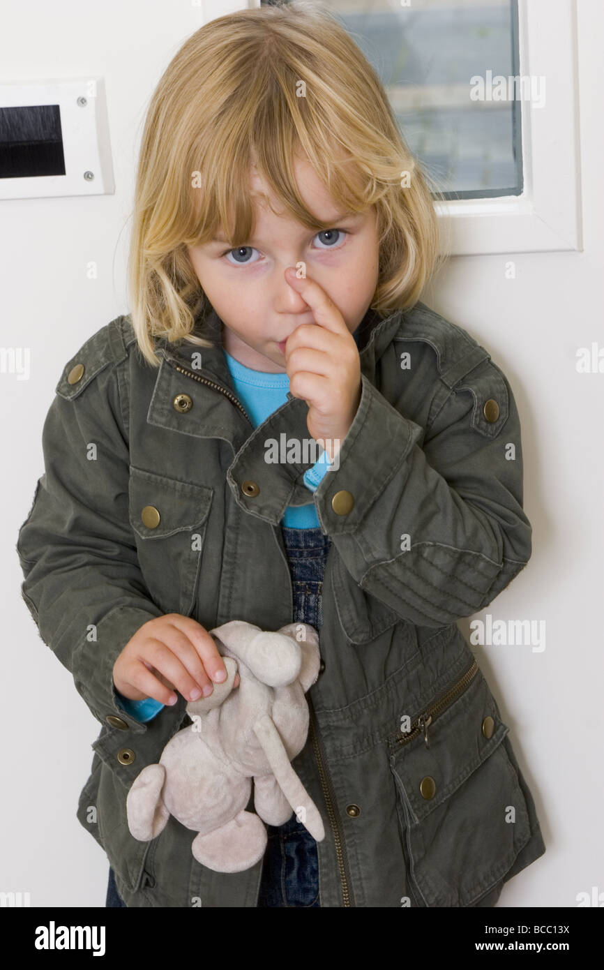 Child scared daycare hi-res stock photography and images - Alamy