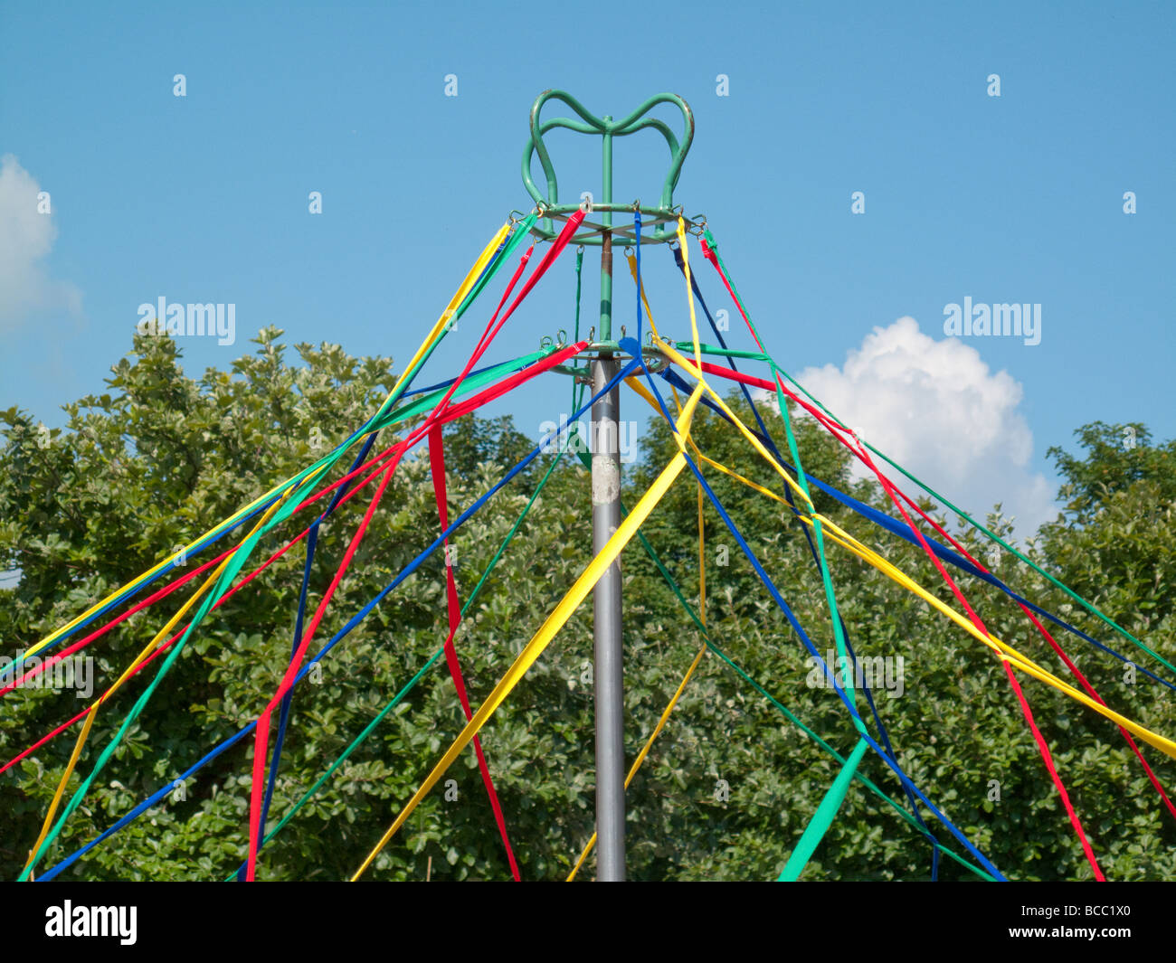 Maypole hi-res stock photography and images - Alamy