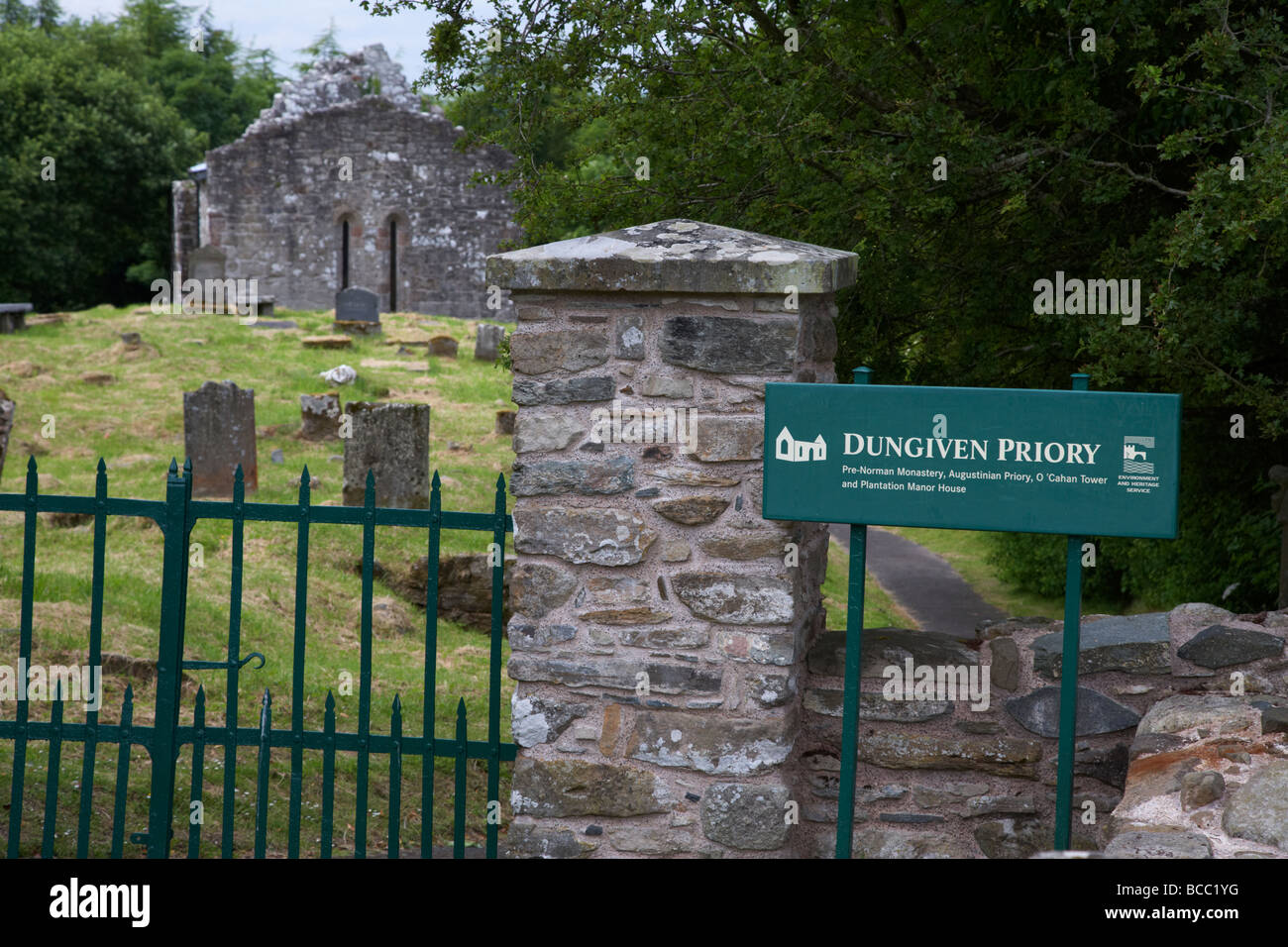 Londonderry cemetery hi-res stock photography and images - Alamy