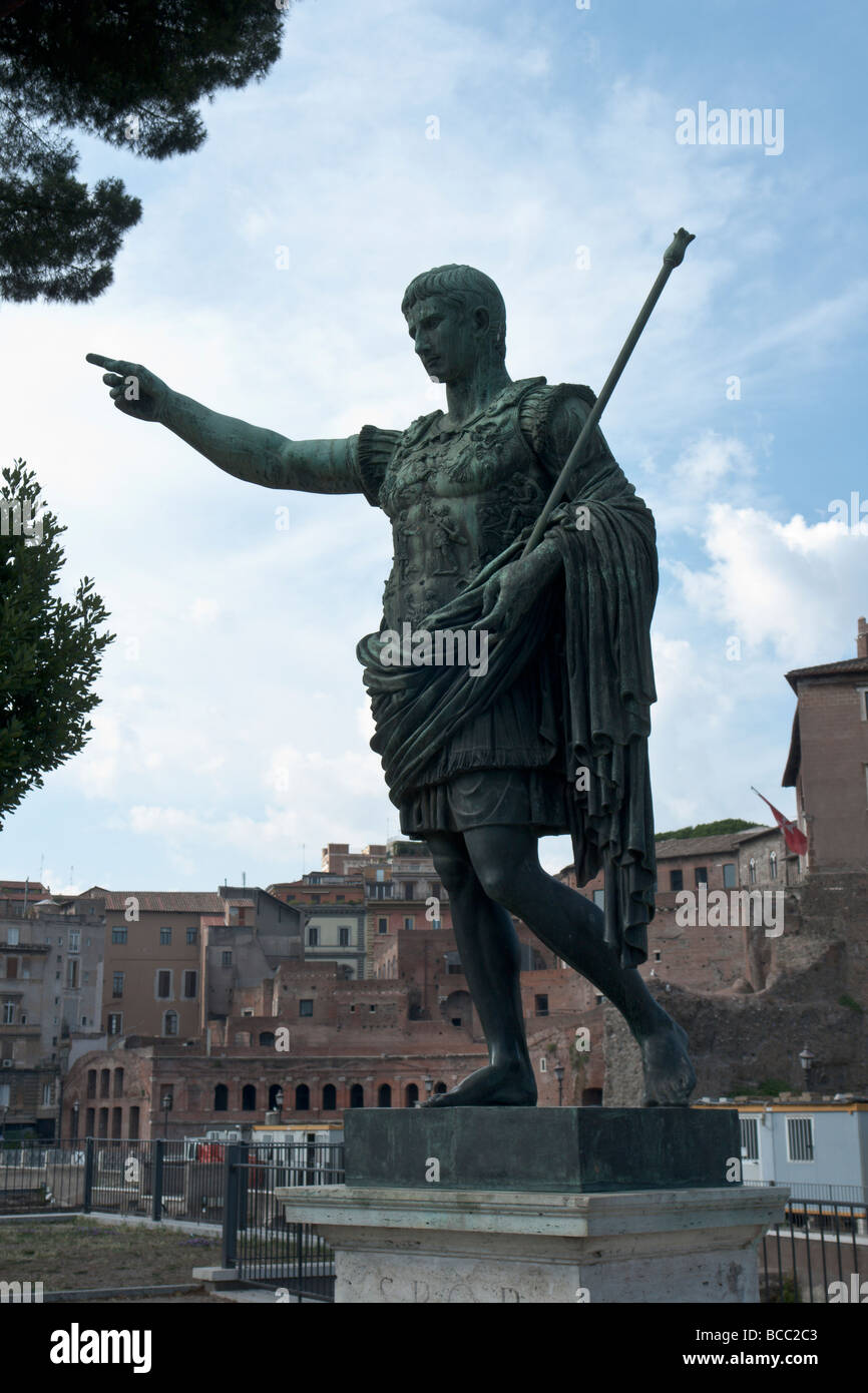 Bronze statue of Roman emperor Octavian Augustus Stock Photo - Alamy