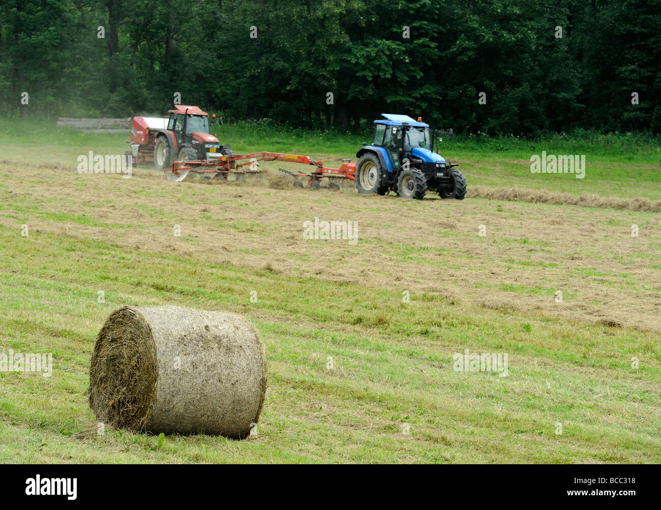New holland hay baler hi-res stock photography and images - Alamy