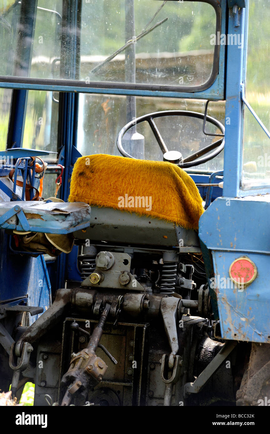 Vintage tractor engine close up Stock Photo - Alamy