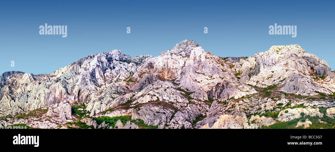 Panoramic of Montagne Sainte Victoire in southern France Stock Photo ...