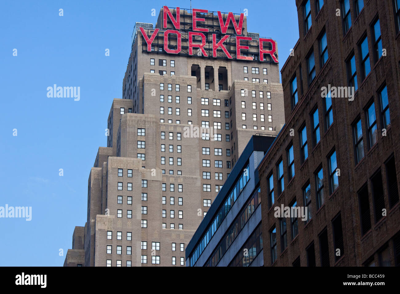 New Yorker Building in Manhattan New York Stock Photo - Alamy