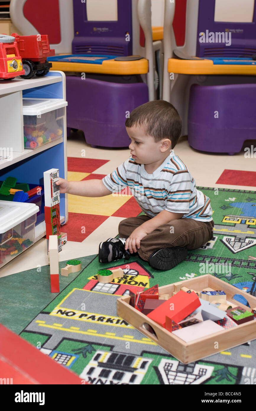 Preschool classroom sitting floor hi-res stock photography and images ...