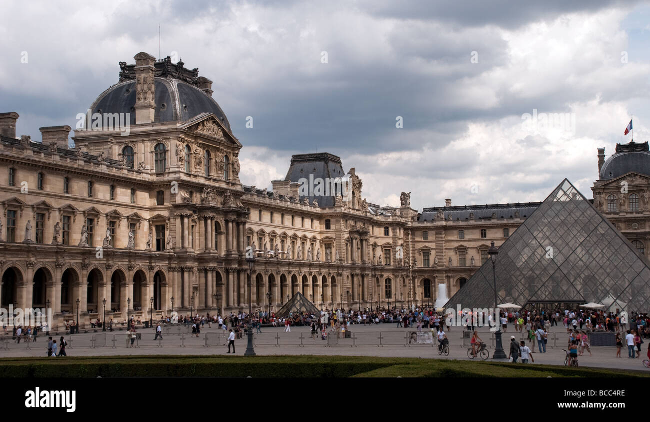 Louvre courtyard hi-res stock photography and images - Alamy
