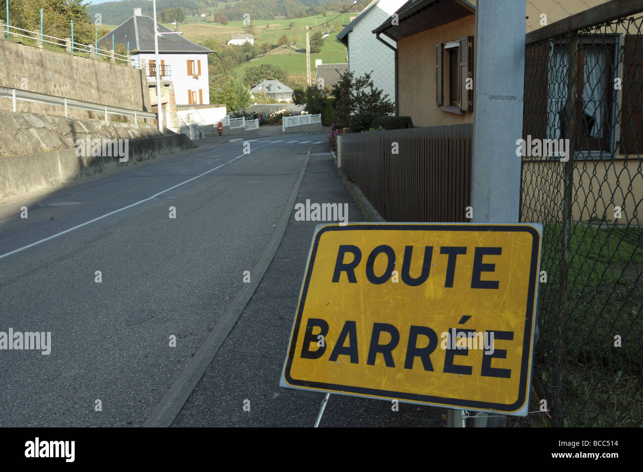 French language signs hi-res stock photography and images - Alamy