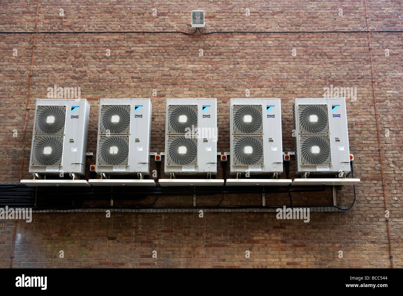 Air con units hi-res stock photography and images - Alamy