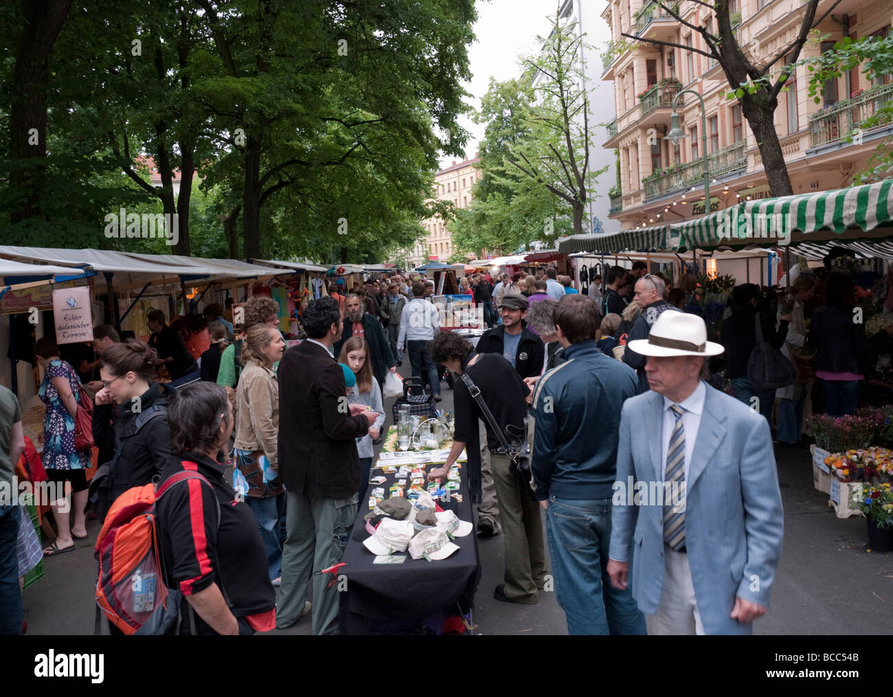Popular weekend market at Kollwitzplatz in bohemian Prenzlauer Berg in ...