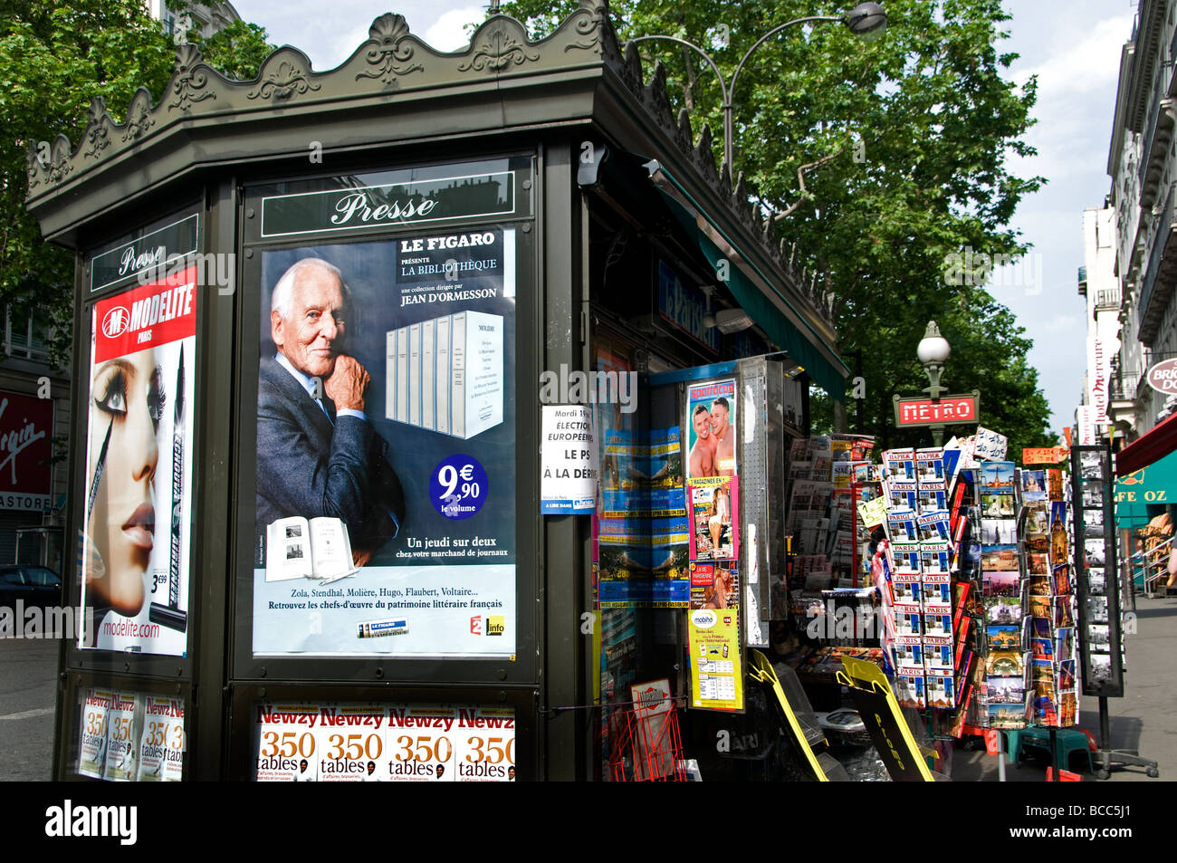 Magazine Stand High Resolution Stock Photography and Images - Alamy