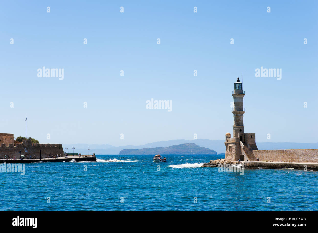 The Lighthouse in the Old Venetian Harbour, Chania, Chania Province ...