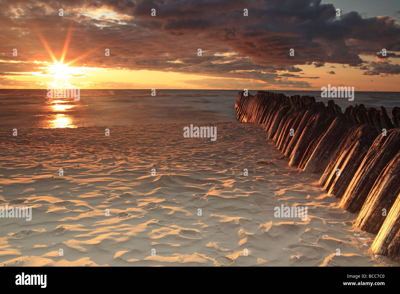 Pier old sea hi-res stock photography and images - Alamy