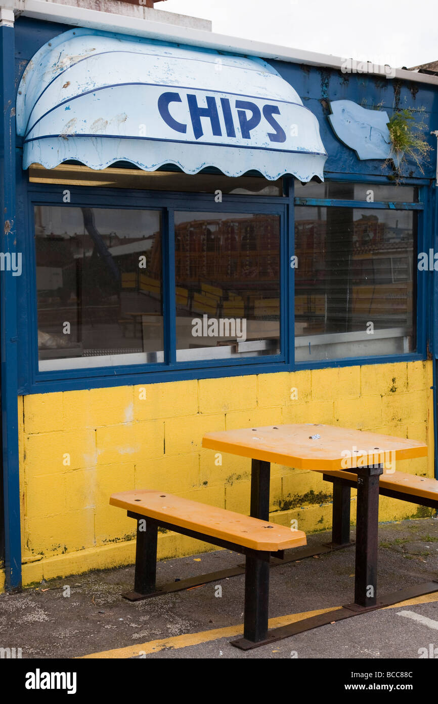 Chip shop closed sign hi-res stock photography and images - Alamy