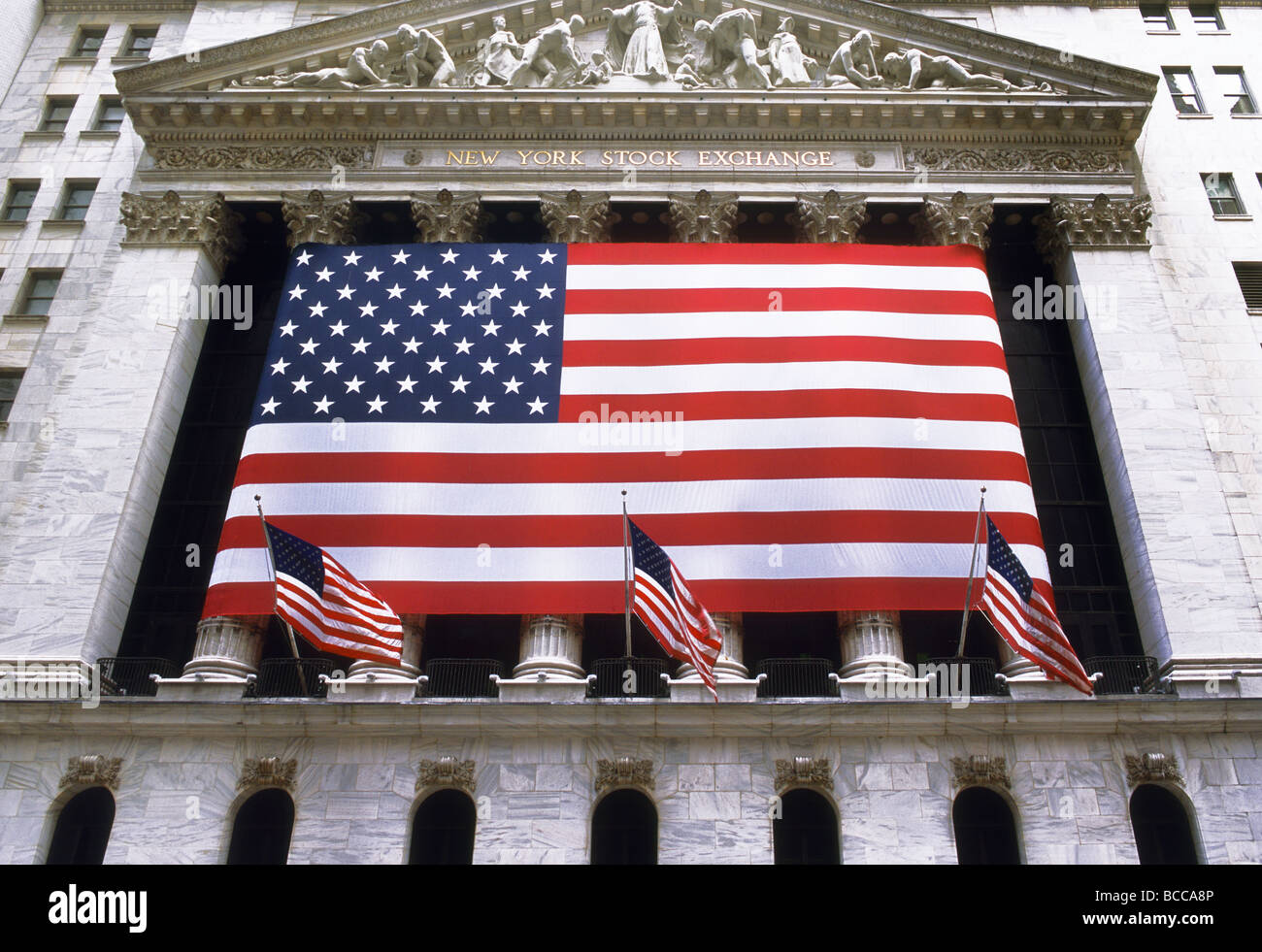 The New York Stock Exchange building facade in Lower Manhattan ...